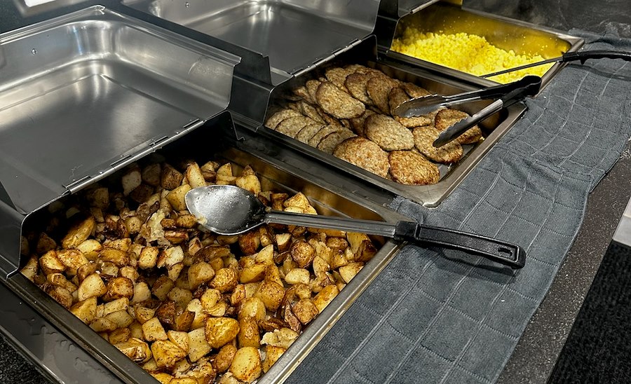 Desert Palms Hotel: Luxury Stay in Anaheim