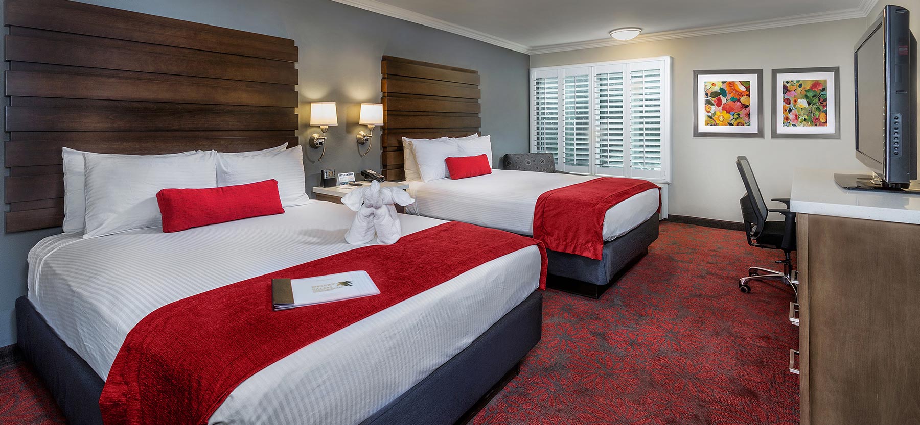 Desert Palms Hotel: Luxury Stay in Anaheim