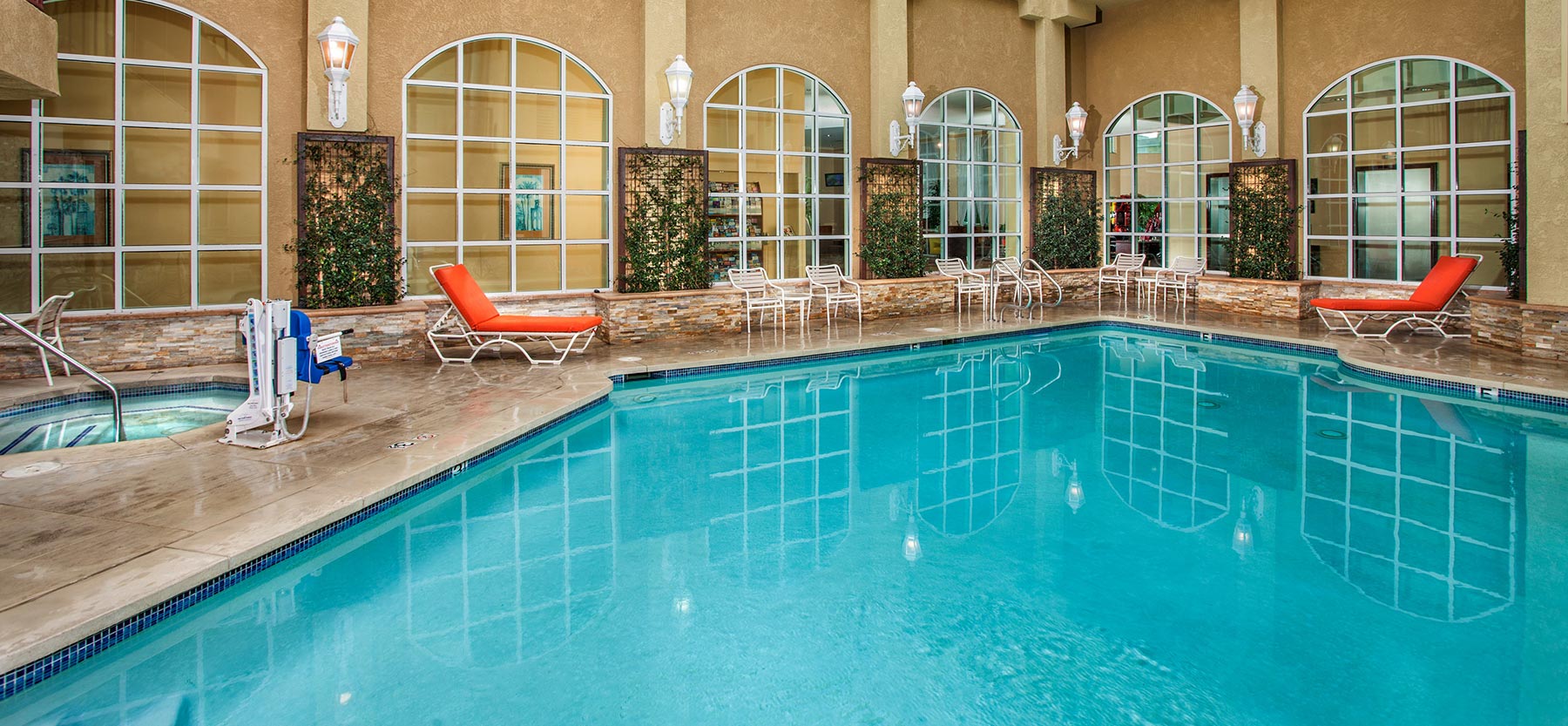 Desert Palms Hotel: Luxury Stay in Anaheim